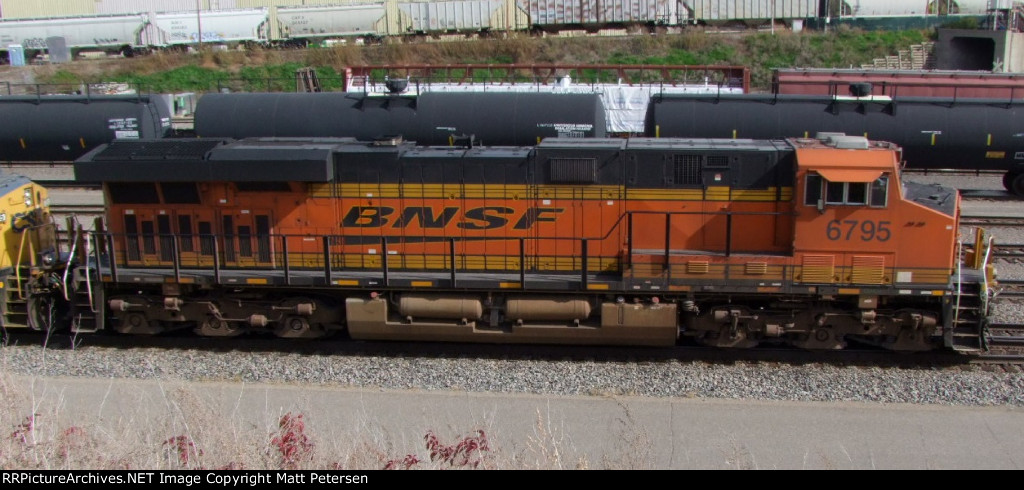 BNSF 6795